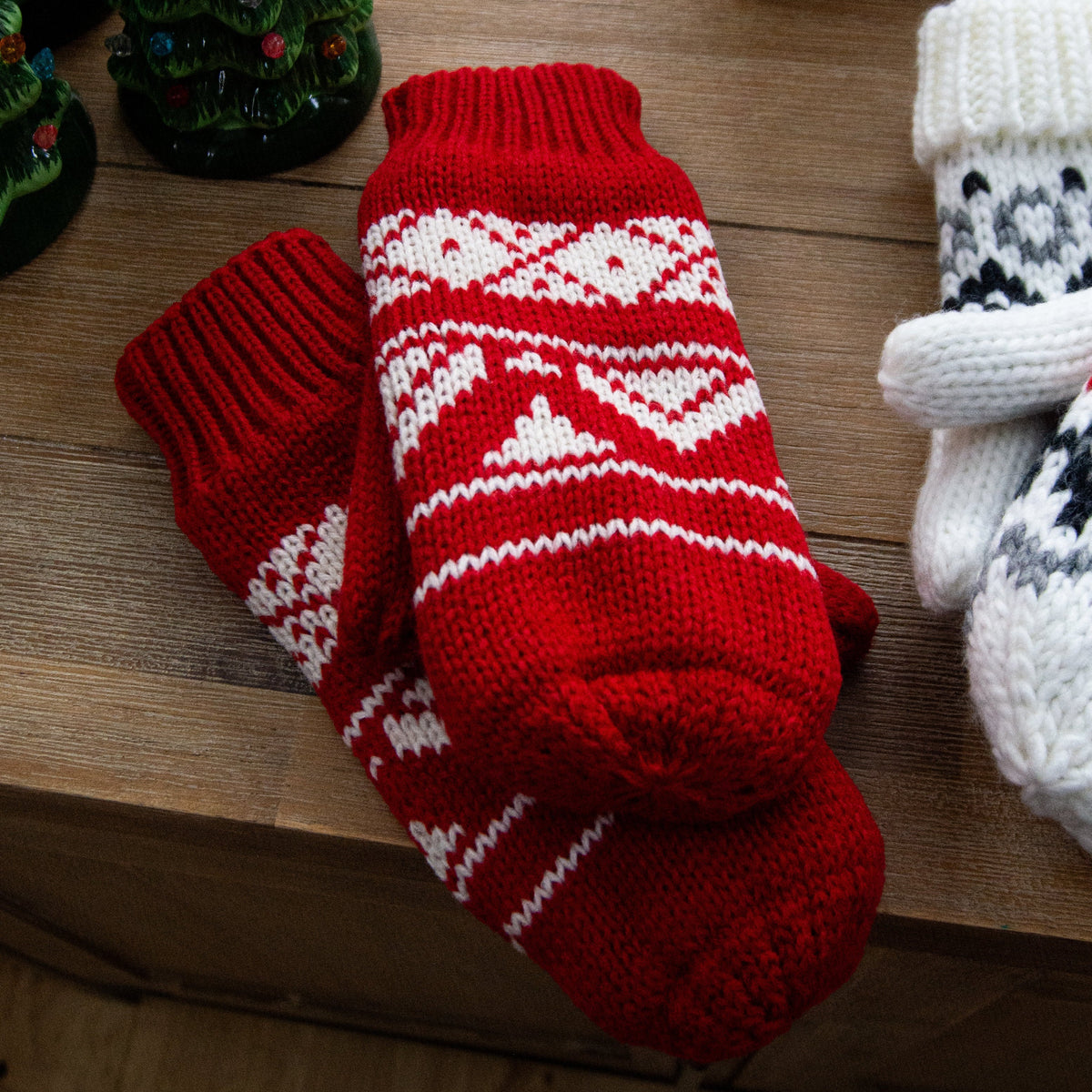 Red & Cream Patterned Mittens – Modern Pastime